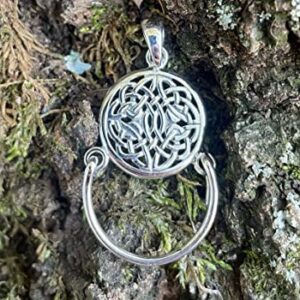 Jewelry Trends Sterling Silver Celtic Knotwork Charm Holder Round Pendant Necklace 18"