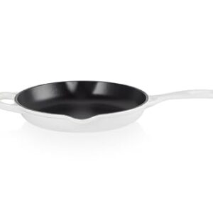 Le Creuset Enameled Cast Iron Signature Iron Handle Skillet, 9" (1-3/8 qt.), White