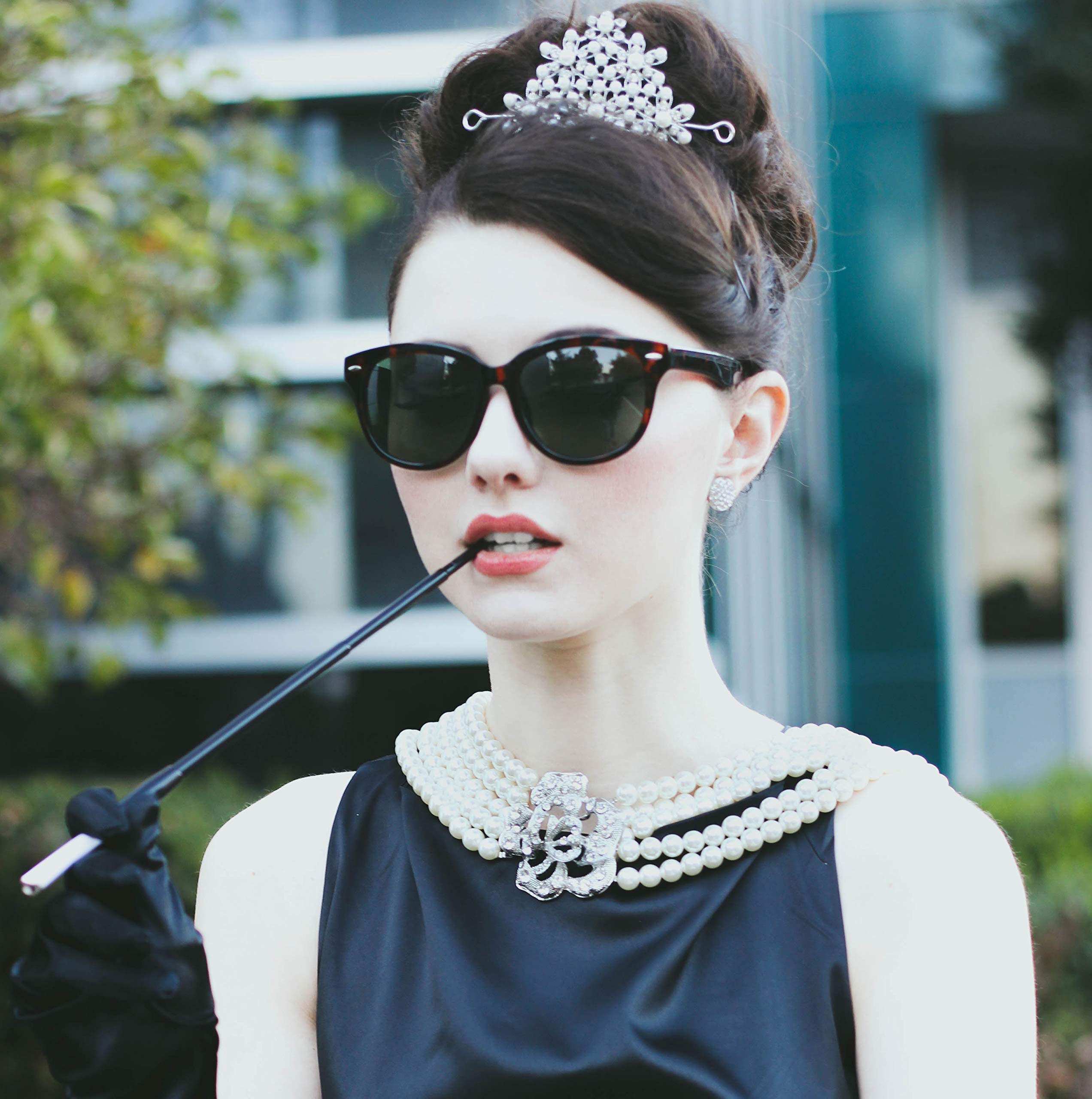 Utopiat Adult Pearl Tiara Hair Piece for Girls | Inspired by Breakfast at Tiffany's