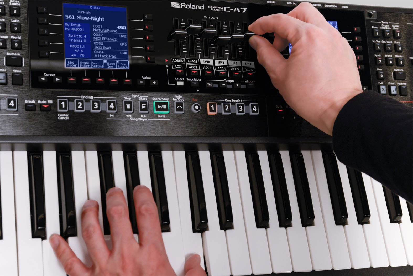 Roland E-A7 Expandable Arranger Keyboard with Dedicated Vocal Effects