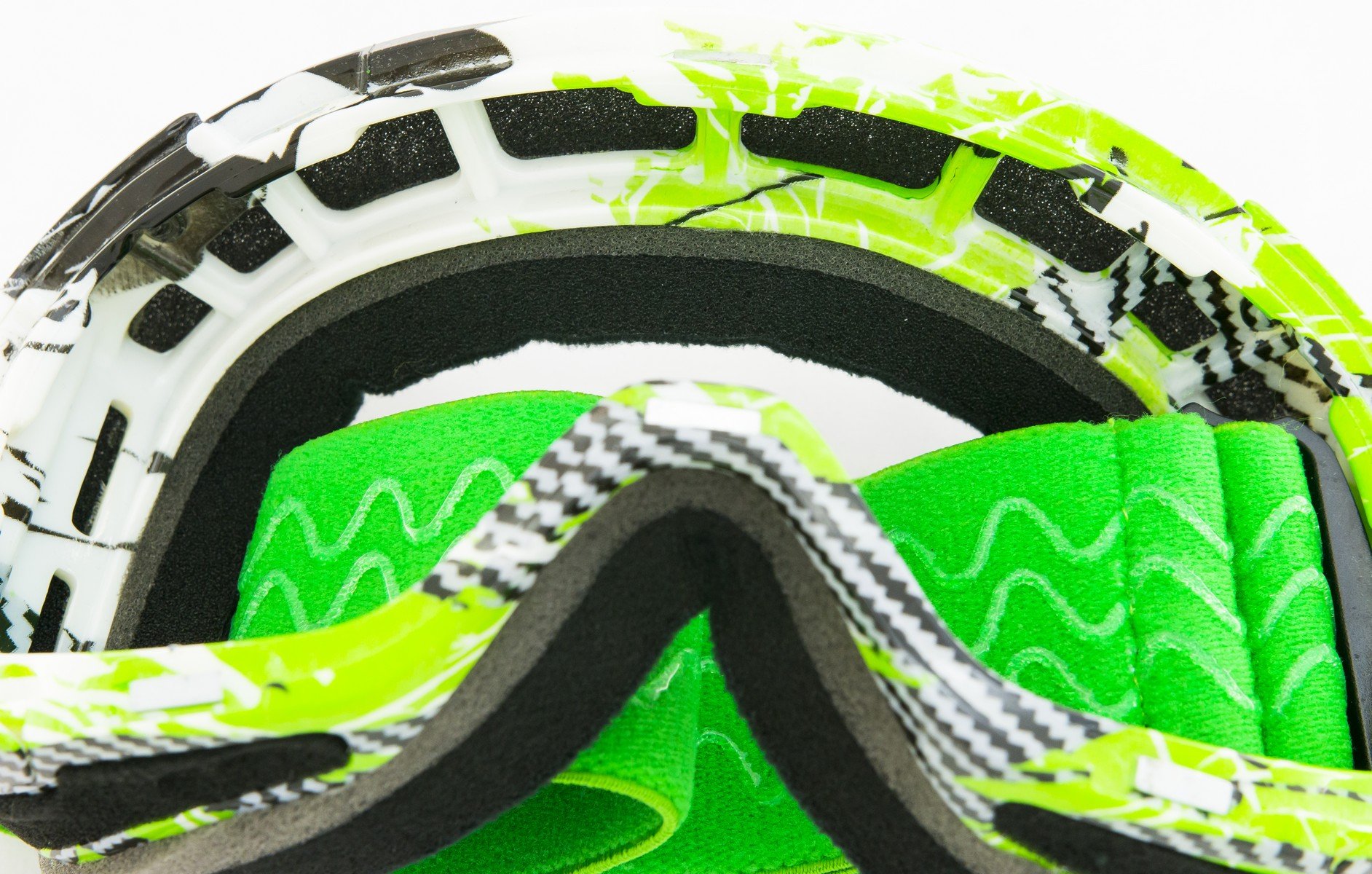 Typhoon Sports Magnetic Lens Ski Snowboard Anti-Fog Goggles (Green White w/Red & Yellow)