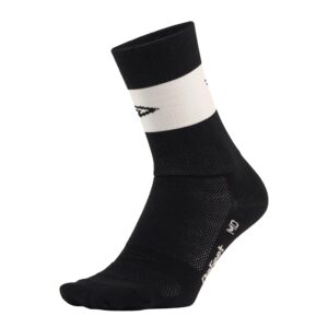 defeet aireator team double cuff socks, black, small