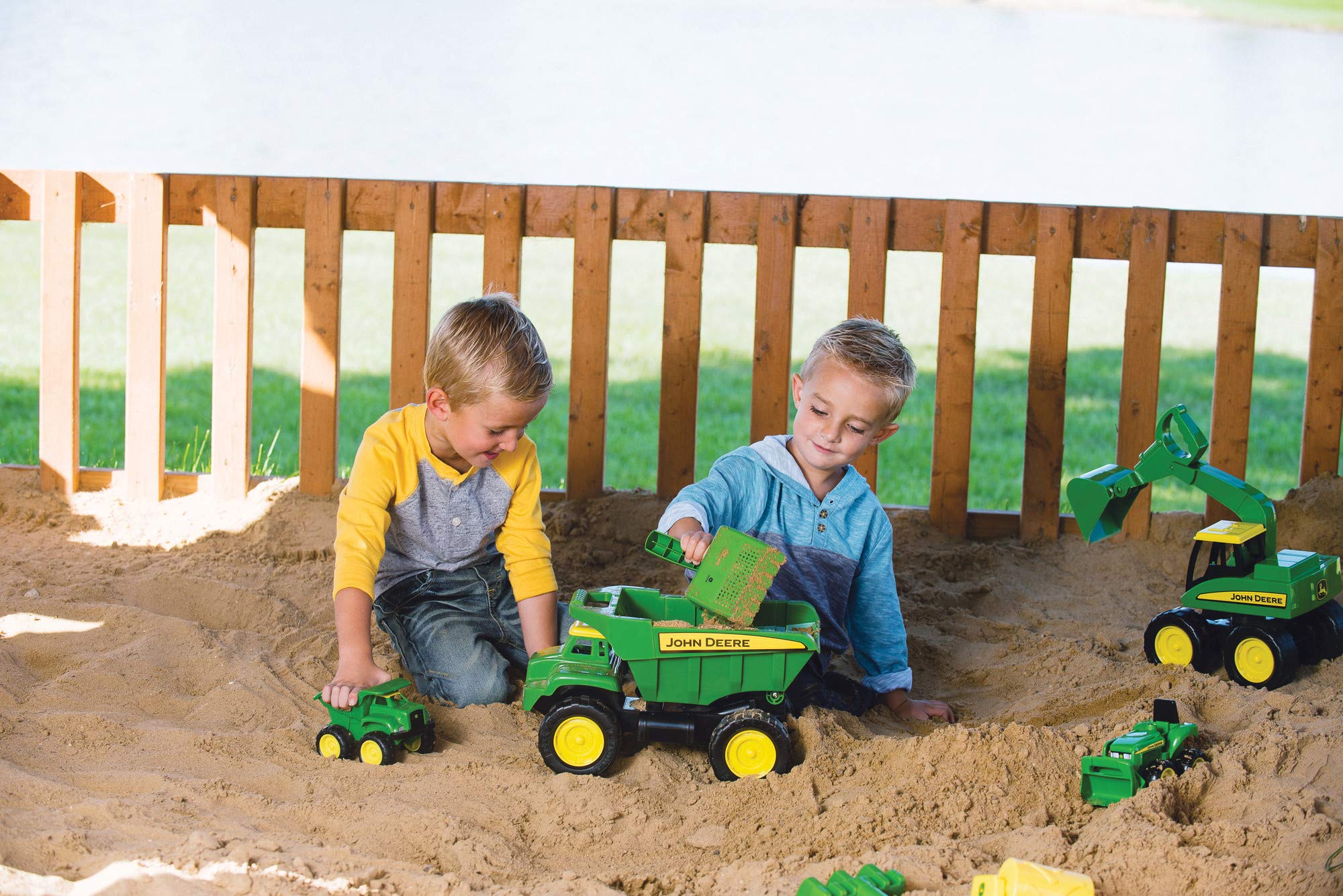 TOMY John Deere 15" Big Scoop Dump Truck with Sand Tools, Brown/a