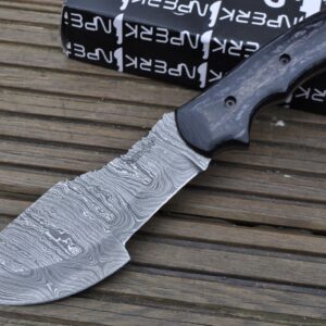 Hunting Knives with Leather Sheath Damascus Blade (Pakka Wood)