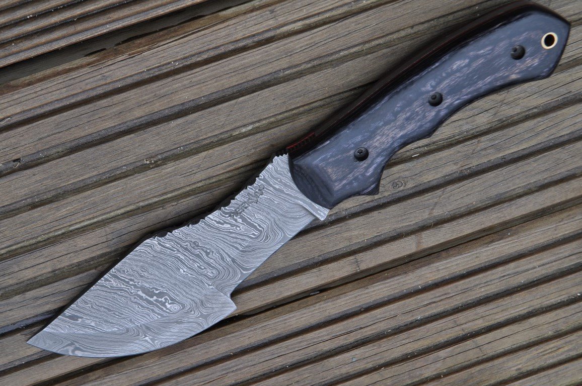 Hunting Knives with Leather Sheath Damascus Blade (Pakka Wood)