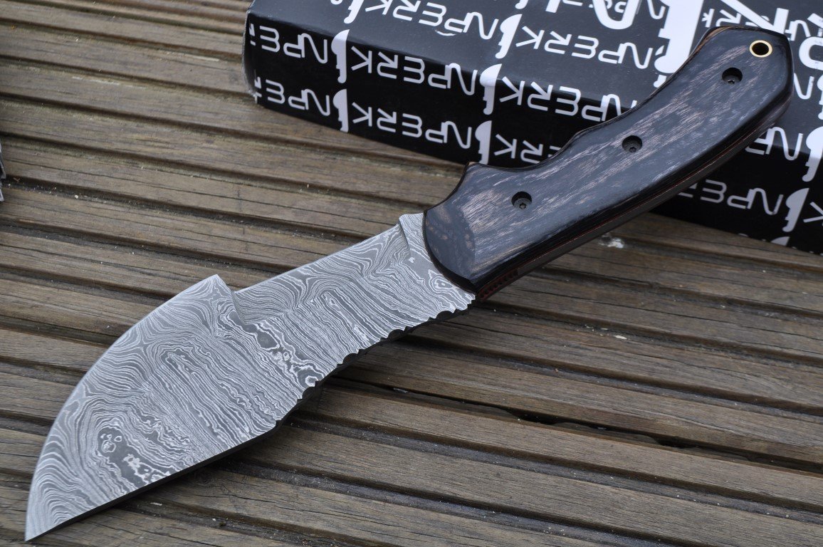 Hunting Knives with Leather Sheath Damascus Blade (Pakka Wood)