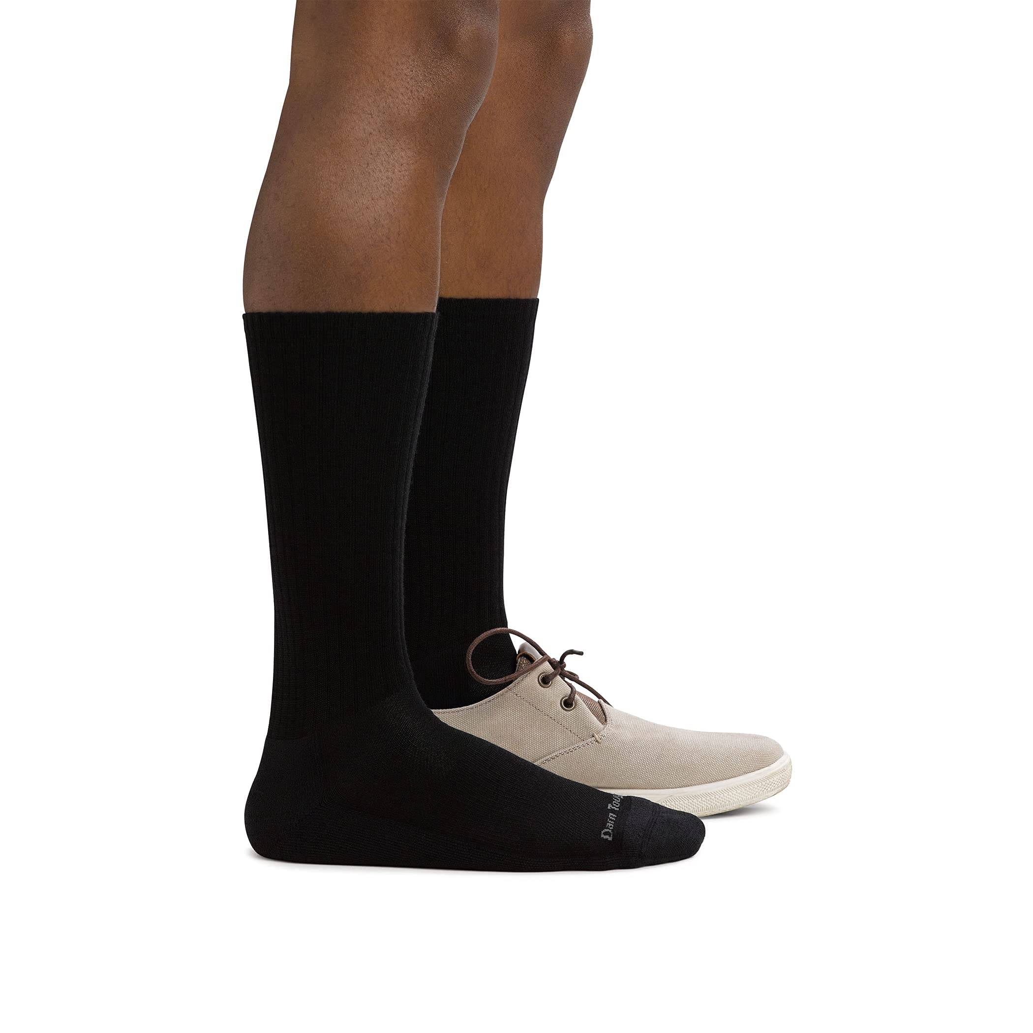 DARN TOUGH (Style 1657) Men's The Standard Lifestyle Sock - Black, Large