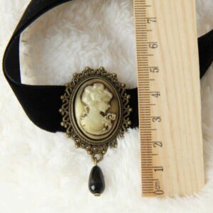 WUSUANED Fashion Retro Black Victorian Cameo Pearl Bead Velvet Choker Necklace (Relief Necklace)