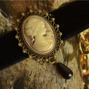 WUSUANED Fashion Retro Black Victorian Cameo Pearl Bead Velvet Choker Necklace (Relief Necklace)