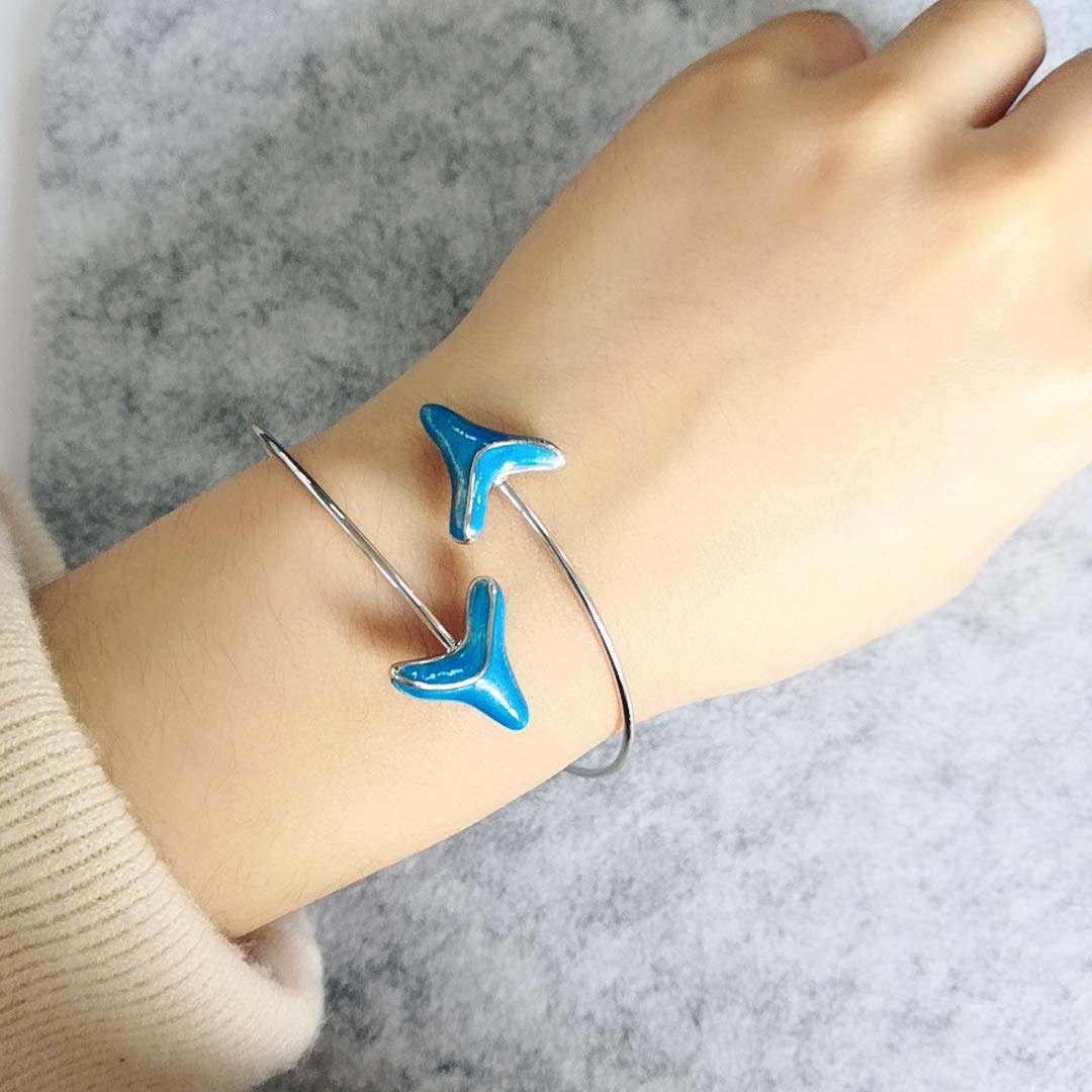 NOUMANDA Double Shark Tooth Wrap Bracelet Arrow Bangle Bracelet Glowing in the Dark (silver)