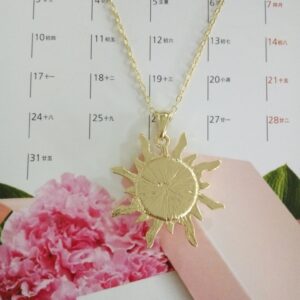 MANZHEN Gold Tone Fashion Sun Sunflower Pendant Natural Abalone Shell Charm Necklace for Women(Gold)