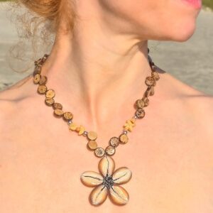 BlueRica Kaput Shells Flower on Brown Coconut Shell Disc Beads Necklace