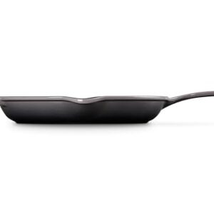 Le Creuset Enameled Cast Iron Signature Iron Handle Skillet, 11.75" (2-3/8 qt.), Oyster