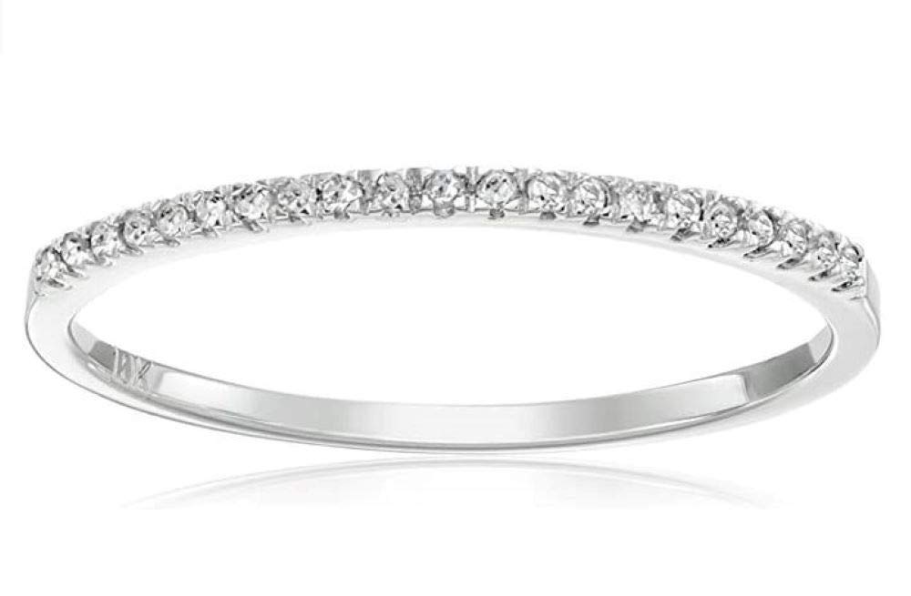 10k White Gold Thin Diamond Wedding Band (1/7 cttw, I-J Color, I2-I3 Clarity)