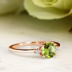 Gem Stone King 10K Rose Gold Green Peridot and White Created Sapphire Solitaire Engagement Ring For Women (0.88 Cttw, Round 6MM, Gemstone August Birthstone, Size 6)