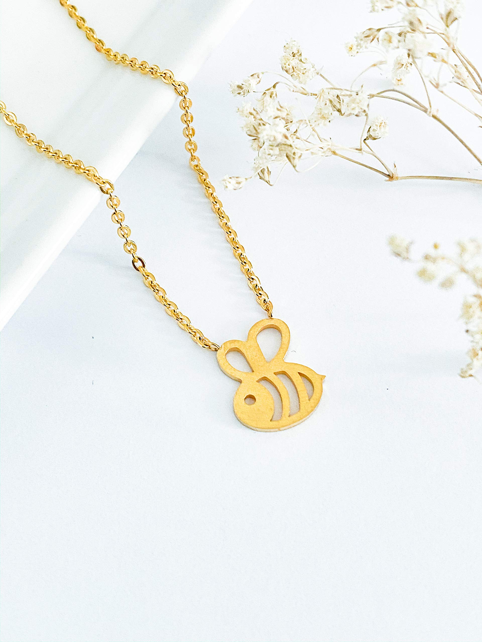 Altitude Boutique Bumble Bee Necklace, Honey Bee Necklace MotherÍs Day, Birthday, Engagement, ValentineÍs Day, Anniversary (Gold)