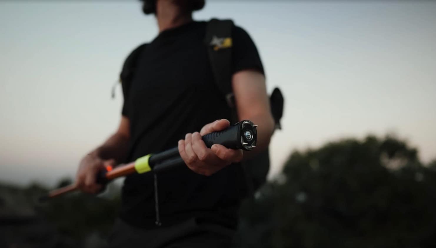 Hike ‘n Strike 950,000 Volts Stun Gun with Flashlight & Stun Device