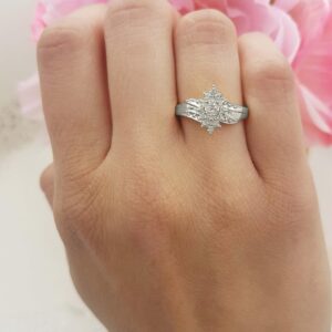 Dazzlingrock Collection 0.10 Carat (ctw) 10K Round White Diamond Ladies Cluster Flower Ring 1/10 CT, White Gold, Size 8.5