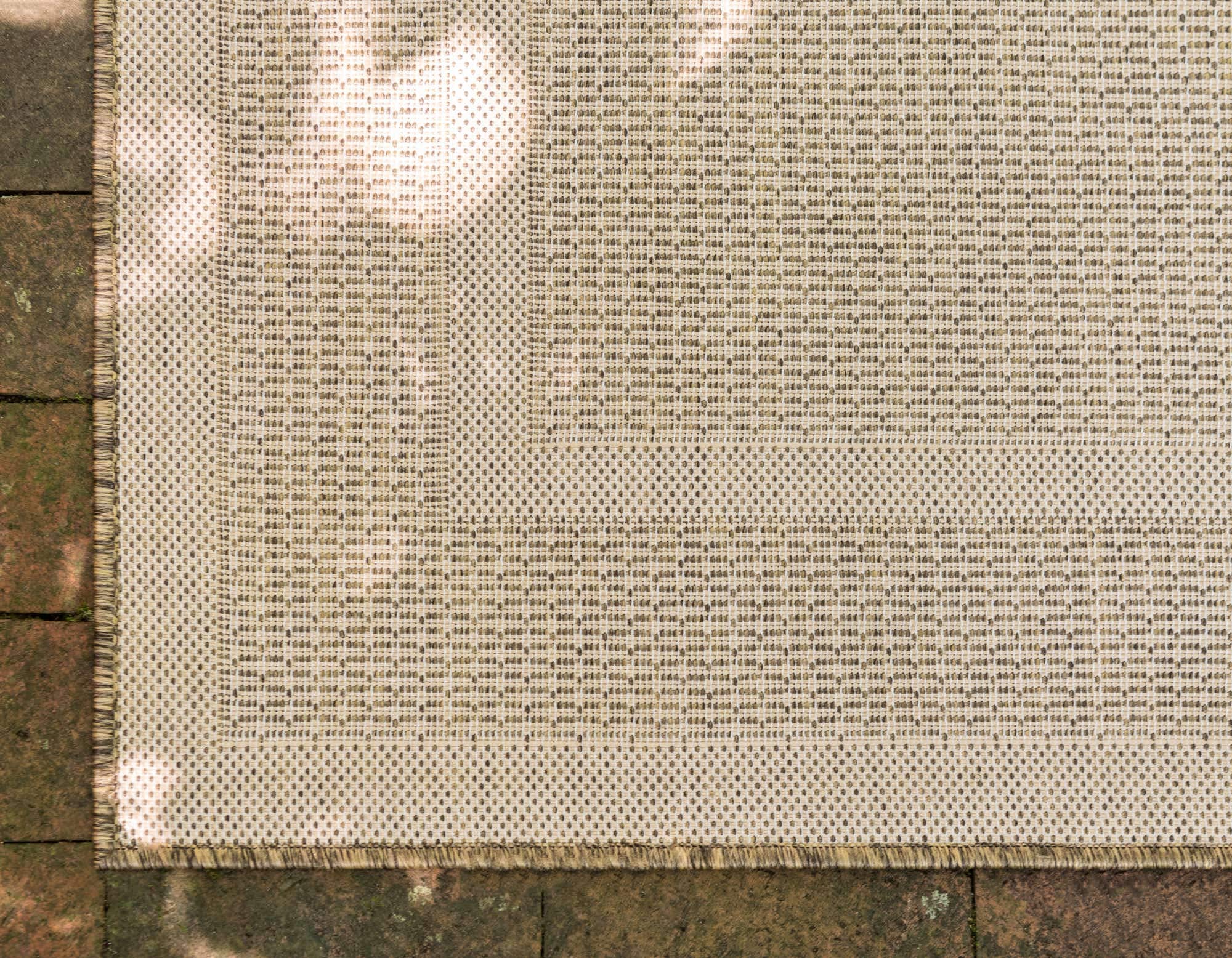 Unique Loom Outdoor Border Collection Area Rug - Border (7' 10" x 11' 4" Rectangle, Beige/ Brown)