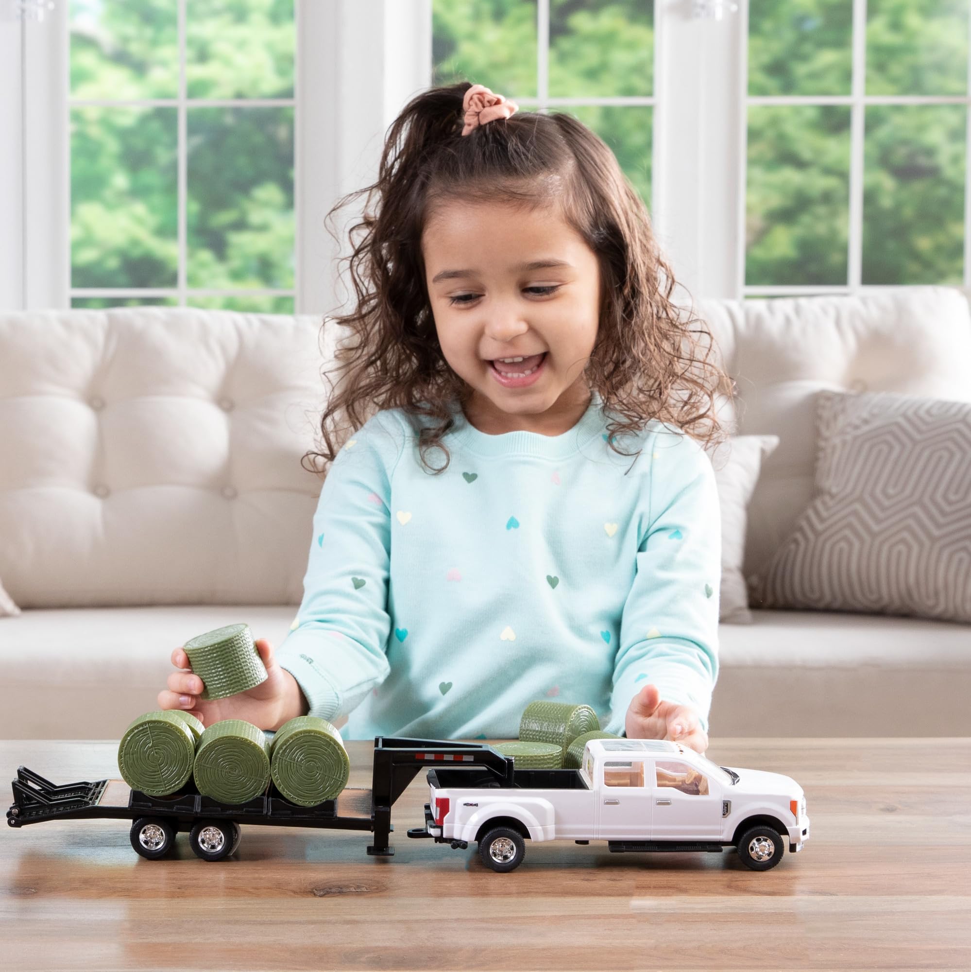 TOMY John Deere Ford Pickup with Gooseneck Trailer with Bales & Bale Holder, White, Green, Unisex Children