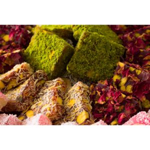 Cerez Pazari Turkish Delight Pistachio and Hazelnut with Fantastic Rose & Pomegranate Flavour Experience in Luxury Large Gift Box 500g | Assorted Gourmet, Sweet Vegan Traditional Lokum (16-20 Pcs)