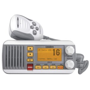 uniden um435 advanced fixed mount vhf marine radio, all usa/international/canadian marine channels including new 4-digit, cdn “b” channels, 1 watt/25 watt power, waterproof ipx8 submersible, white