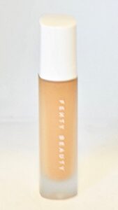 fenty beauty by rihanna pro filt’r soft matte longwear liquid foundation 390