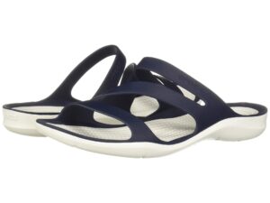 crocs women's swiftwater sandals, navy/white, 5