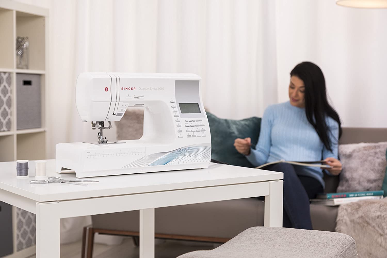 SINGER | Quantum Stylist 9960 Computerized Portable Sewing Machine with 600-Stitches with Machine Tote