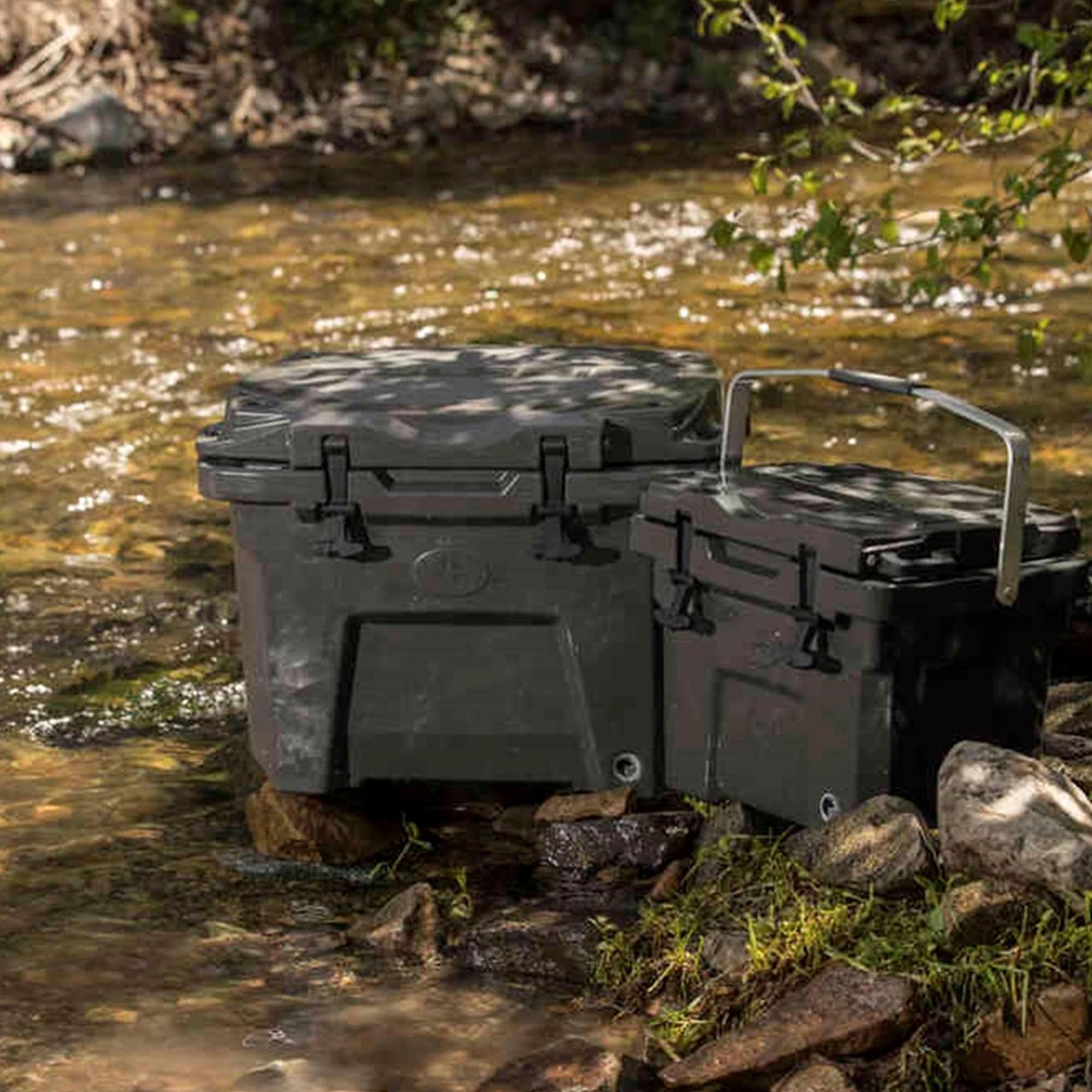 Polaris Northstar 30 Quart Cooler, Portable Ice Chest, Durable, Lockable, Keeps Ice Cold Longer, Easy to Carry, Tie-Down Cooler for Off-Road, Camping, Hunting, Fishing, Picnics, Beverages - 2883424