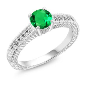 gem stone king 925 sterling silver green simulated emerald and white diamond women engagement ring (0.94 ct round 6mm, available in size 5, 6, 7, 8, 9)