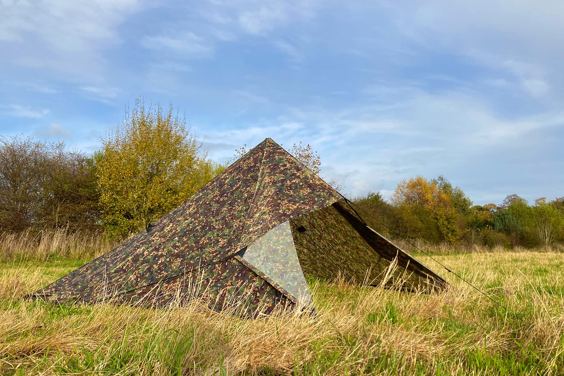 DD Hammocks - DD Tarp 3.5 x 3.5 - MC (11.5ft x 11.5ft) - 100% Waterproof Lightweight & Multifunctional Large Camo Rainfly Tarp Tent Shelter for Camping Bushcraft & Hiking Adventure