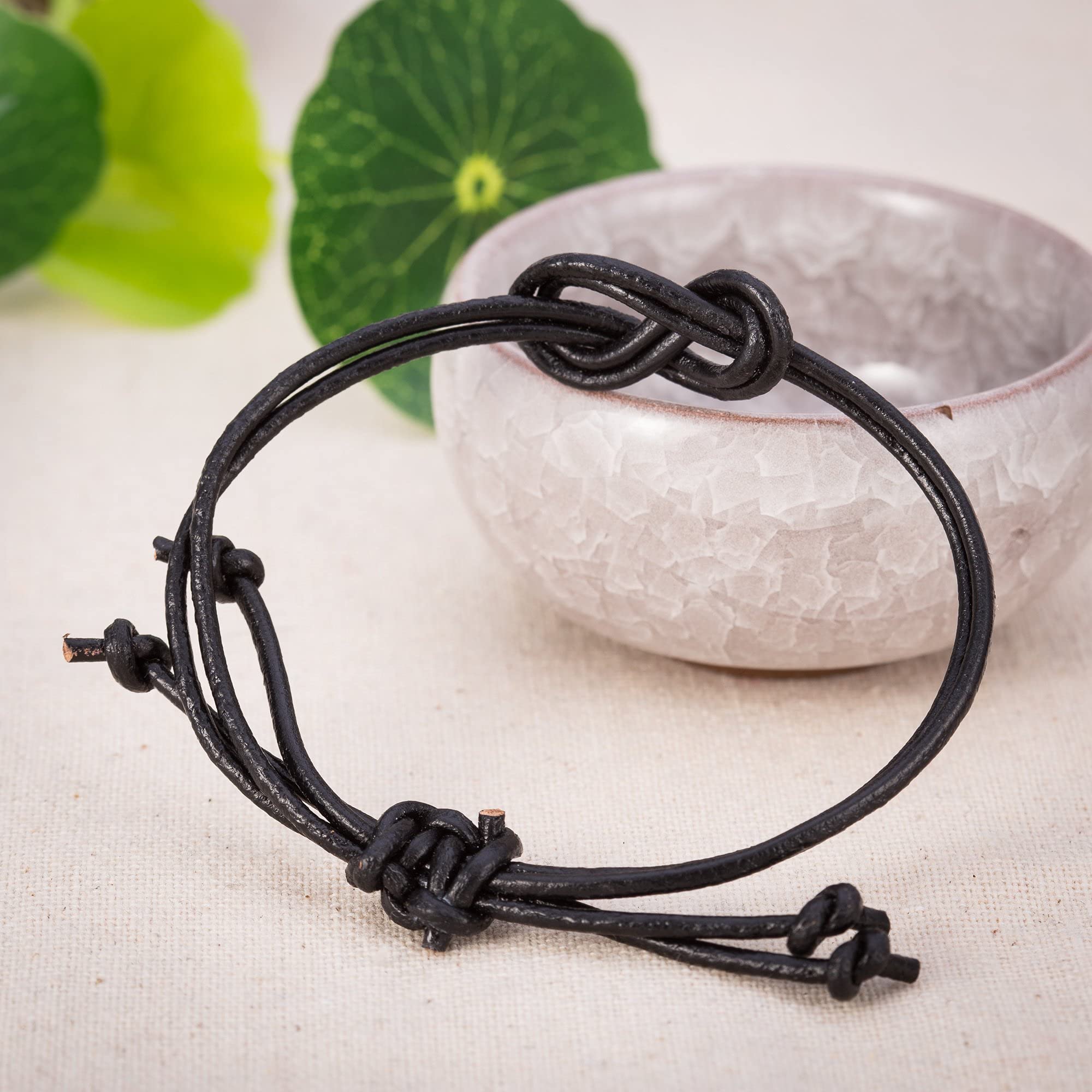 Simple Style Varieties of Irish Love Knot Leather Bracelet Romantic Gift for People (Style 2)