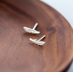 sluynz genuine 925 sterling silver tiny feather studs earrings for women sterling silver studs earrings