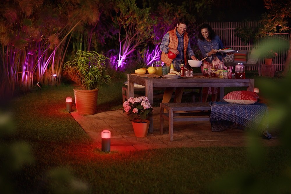 Philips Hue Calla White and Color Ambiance Outdoor Pathway Light Base Kit (1 Light, Power Supply and Mounting Kit), Works with Amazon Alexa, Apple Homekit and Google Assistant, Hue Bridge Required