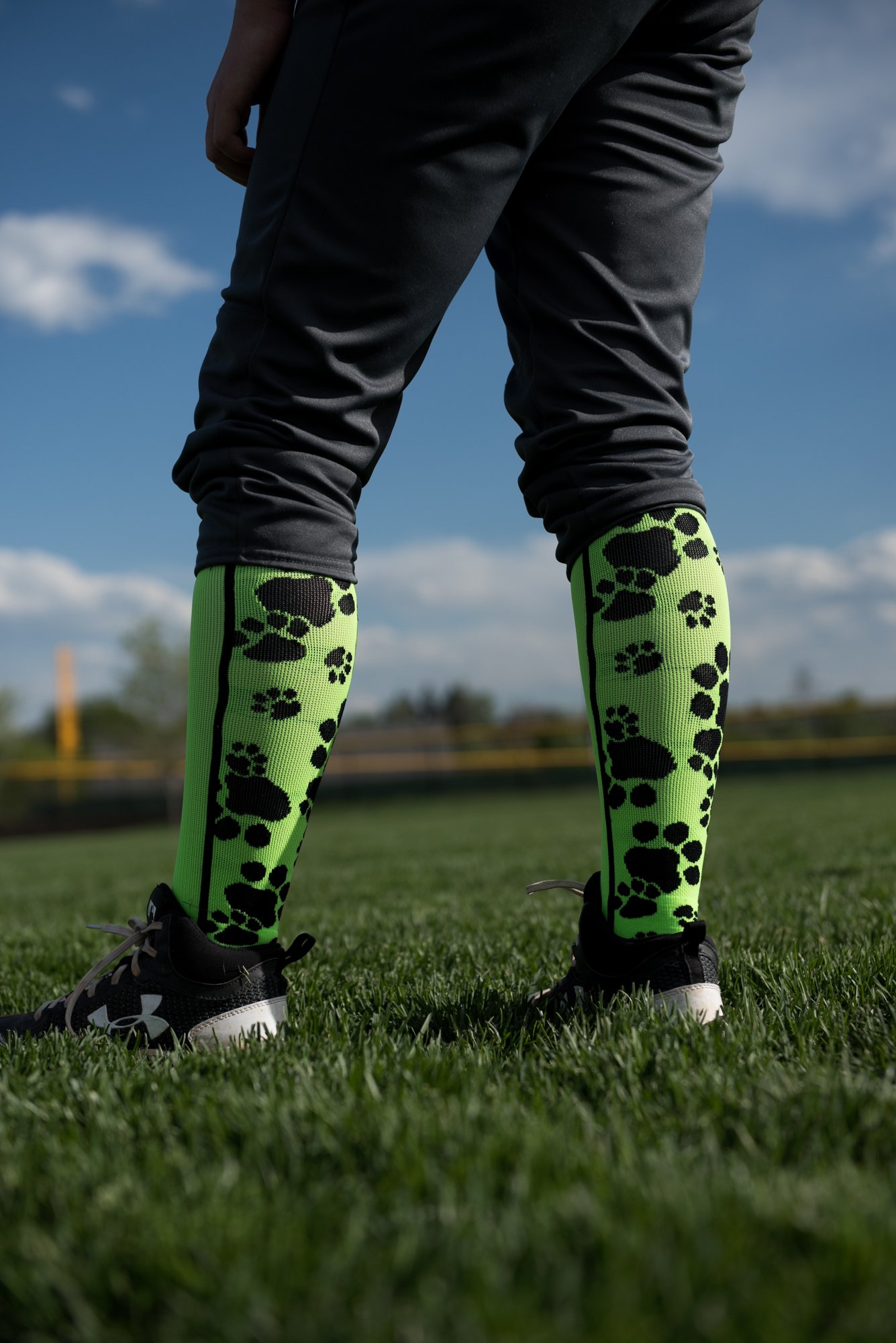 Crazy Socks with Paws Over the Calf (Maroon/White, Small)