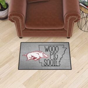 FANMATS 21077 NCAA - University of Arkansas Southern Style Rug - 19in. x 30in., Gray