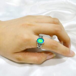 FUN JEWELS 925 Sterling Silver Multi Color Change Oval Stone Mood Ring With Intricate Design Size Adjustable Gift for Women