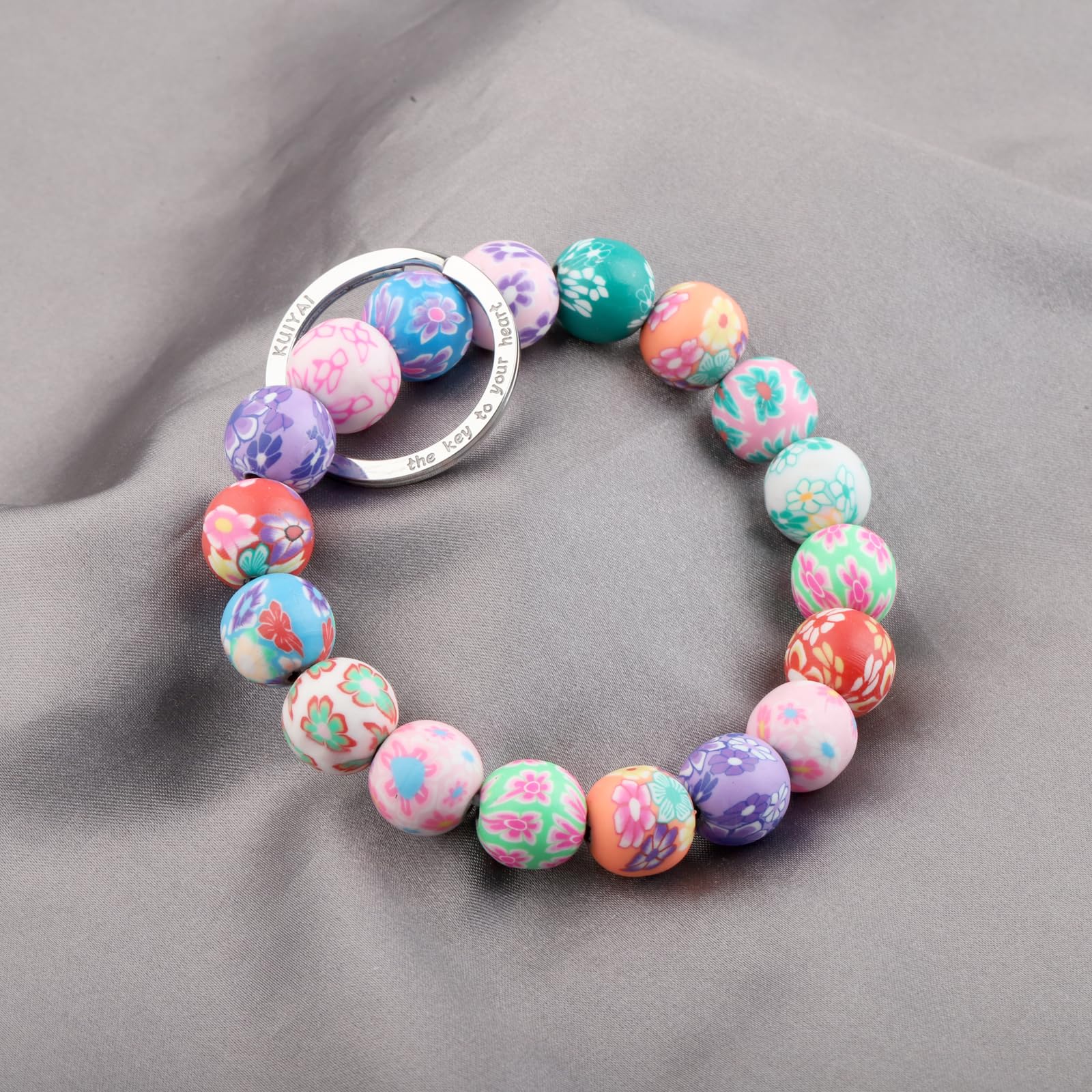 KUIYAI Elastic Beaded Wrist Keychain Bracelet Handsfree Keychain Gift for Her (Random color)