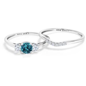 10K White Gold London Blue Topaz and White Created Sapphire and White Lab Grown Diamond 3-Stone Bridal Engagement Wedding Ring Set For Women (0.83 Cttw, November Birthstone, Round 5MM, Size 8)