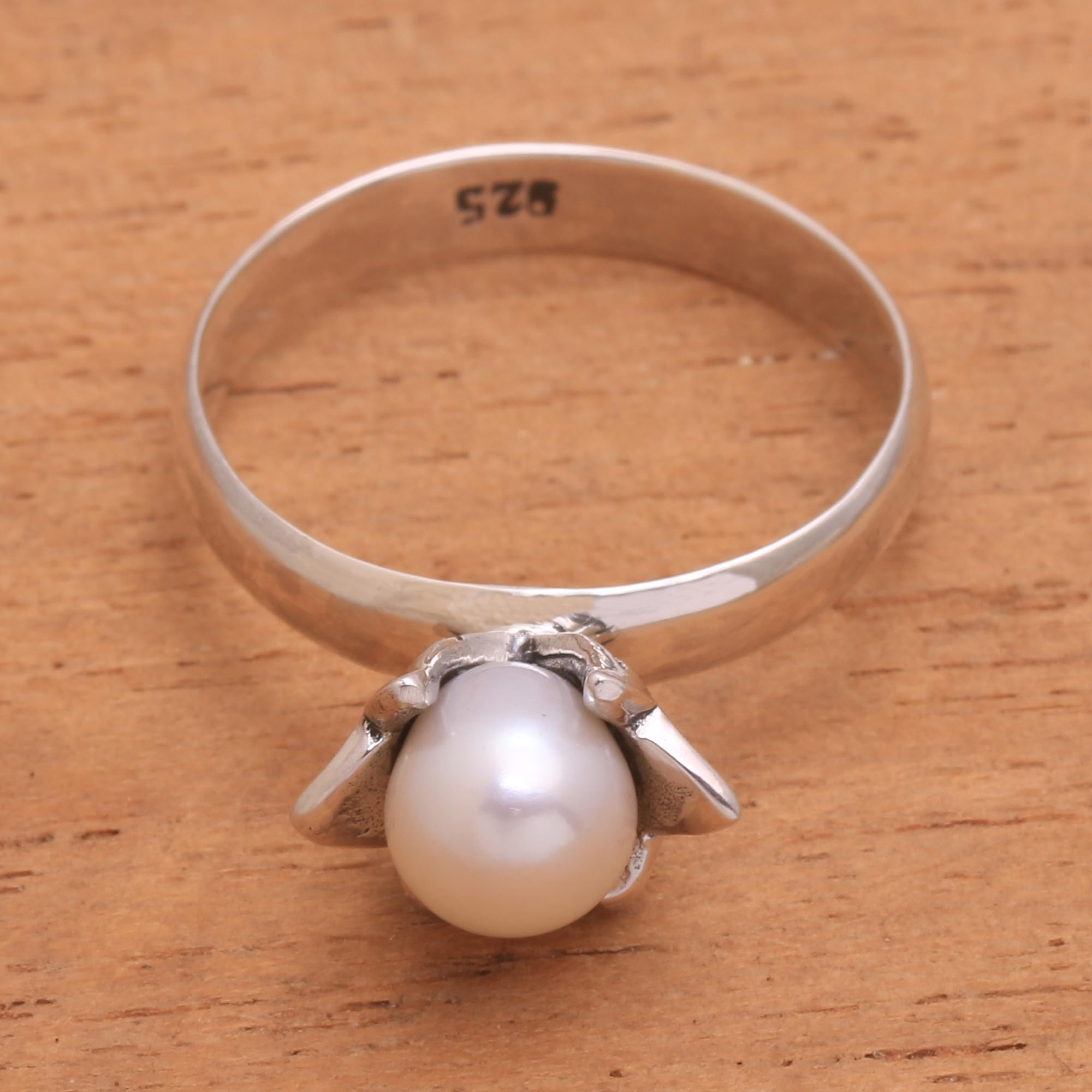 NOVICA Artisan Handmade Cultured Pearl Solitaire Ring Floral Cocktail from Bali Sterling Silver Freshwater Indonesia Birthstone [crownbezel 0.4 in H x 0.4 in W x 0.3 in D Band Width 3 mm W] '