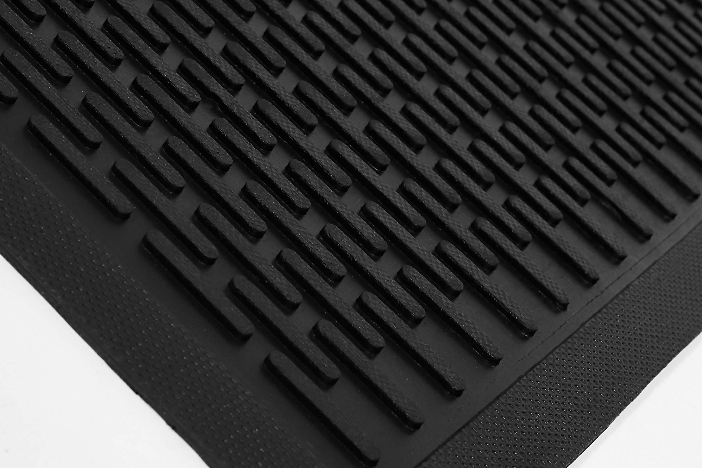 Portico Systems Safe Tread 3 x 5 Black Rubber Outdoor Scraper mat. Ideal for Any Heavily trafficked Entrance Way. Keep The Dirt and Debris Outside and Your interiors Clean.