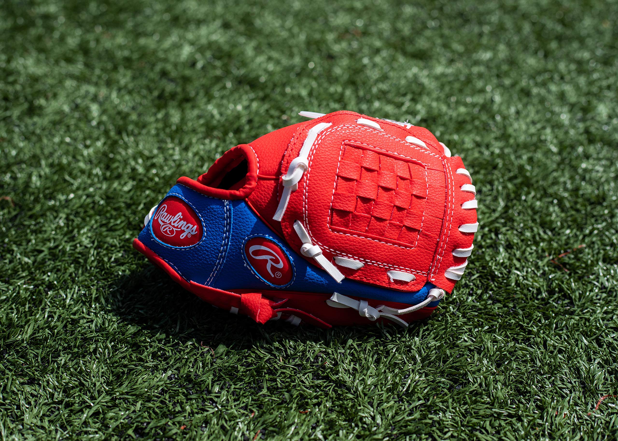 Rawlings | PLAYERS Series T-Ball & Youth Baseball Glove | Right Hand Throw | 9" | Red/Blue with Ball