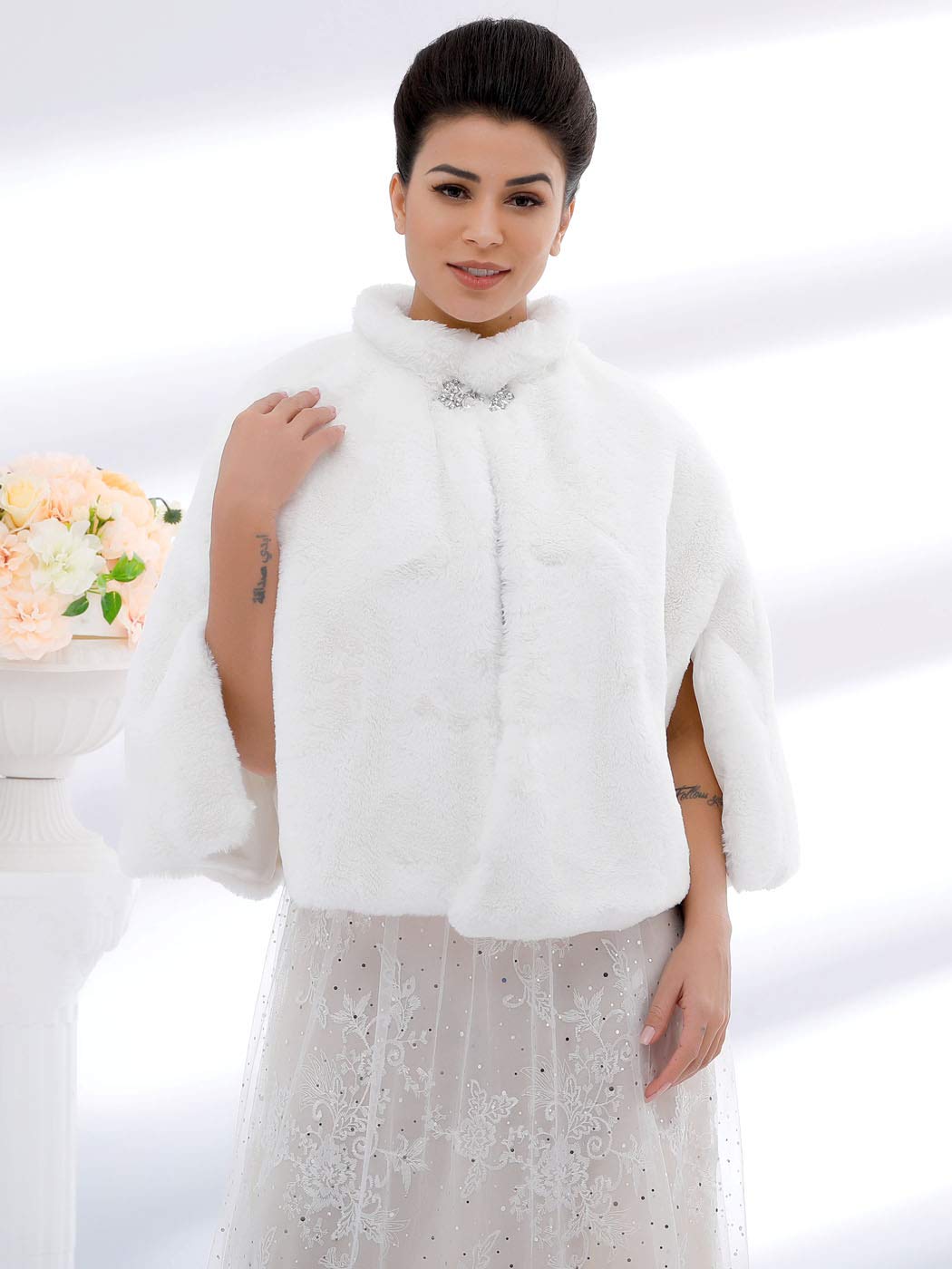 Aukmla Faux Fur Wrap Bridal Wrap Stole Wedding Fur Shrug Faux Fur Cape with Stunning Rhinestones Brooch (White)