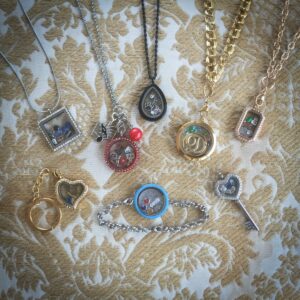 100 Assorted Floating Locket Charms