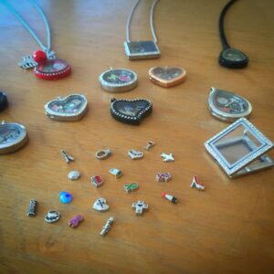 100 Assorted Floating Locket Charms