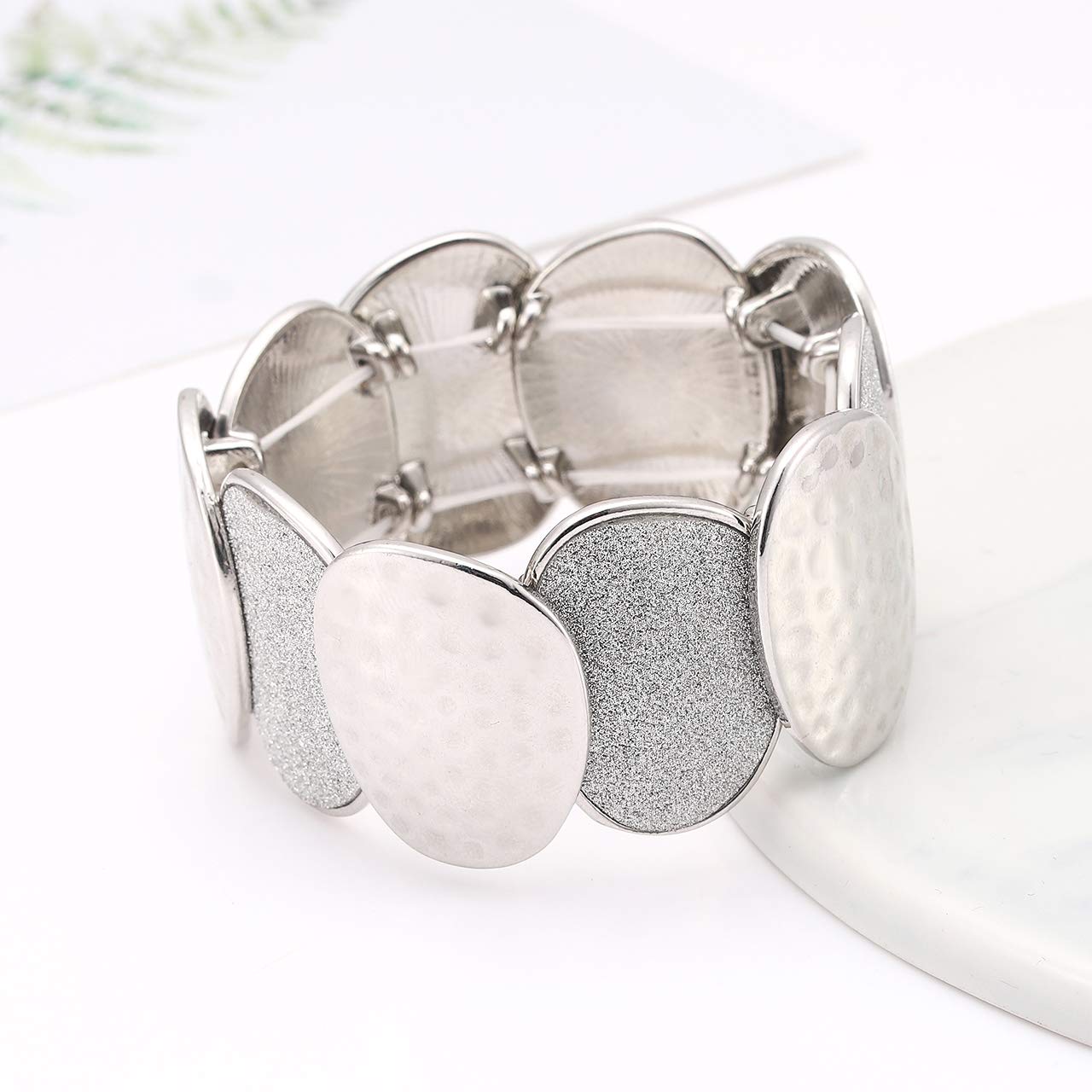 LENOOCLE Hammered Druzy Bracelet Silver Glitter Chunky Stretch Bracelet Statement Elastic Bracelet Bangle for Women Girls Christmas Jewelry Gifts(Silver)