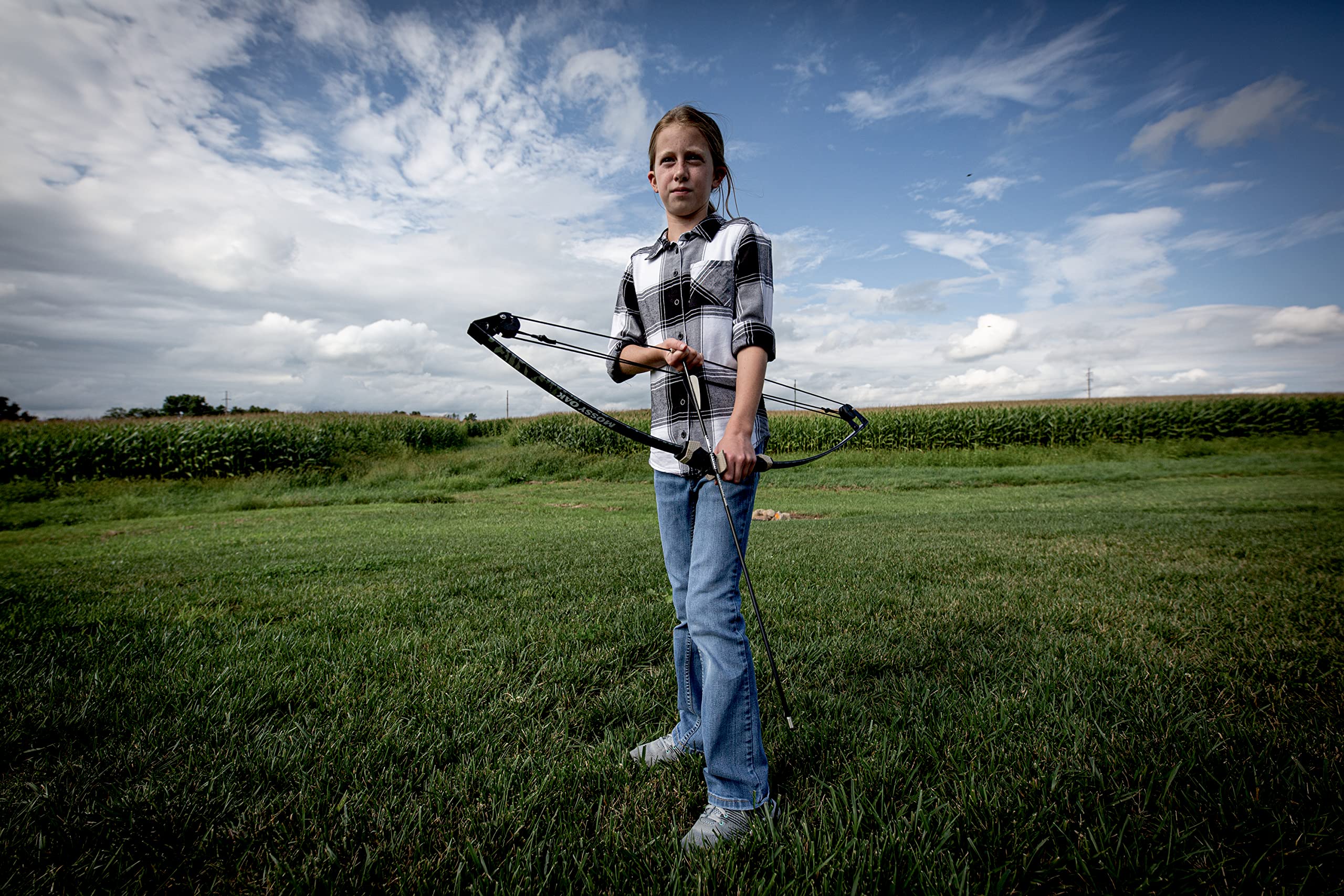 Barnett Vertigo Compound Bow, Youth Bow Ages 7-10, with 2 Junior Arrows, Arrow Rest, Mossy Oak Bottomland Camo