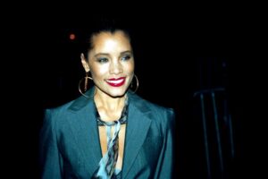 posterazzi poster print collection michael michele premiere of last samurai ny 12022003 by janet mayer celebrity (10 x 8)