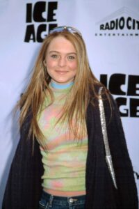 posterazzi poster print collection lindsay lohan at premiere of ice age ny 3102002 by cj contino celebrity (8 x 10)